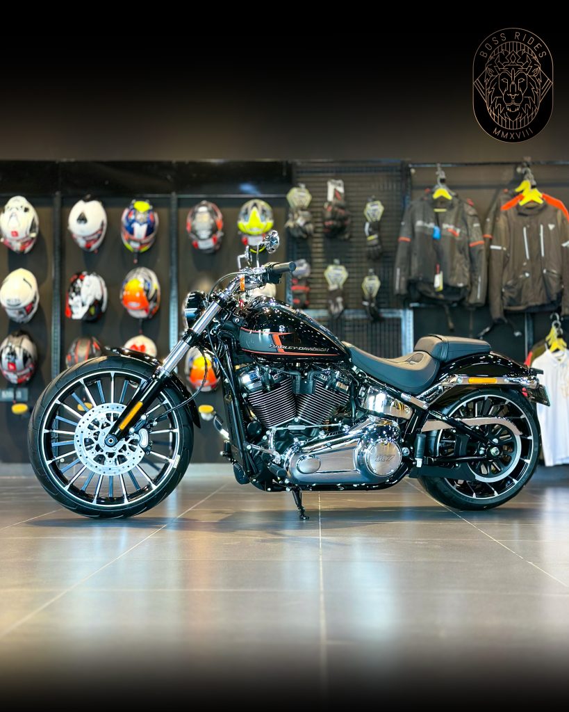 HARLEY DAVIDSON BREAKOUT 117 - Boss Ride